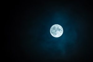 Mond in Zahlen: Mondumfang, Mondradius, Mondrückseite